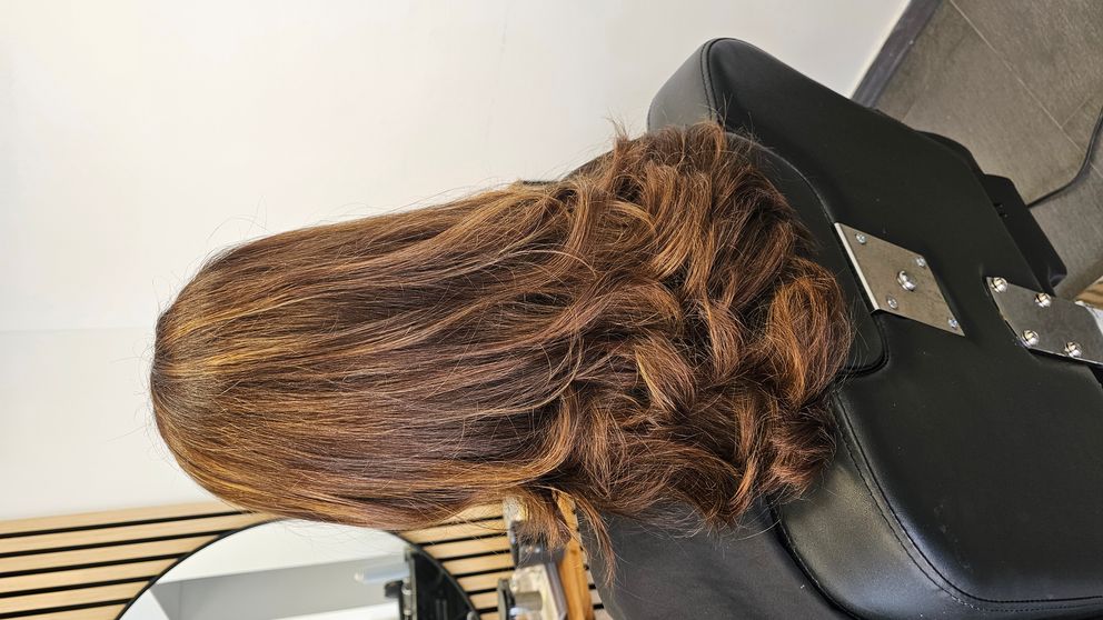 Kammsträhnen: natürliche Strähnchen für einen frischen Look - Kramer Hair